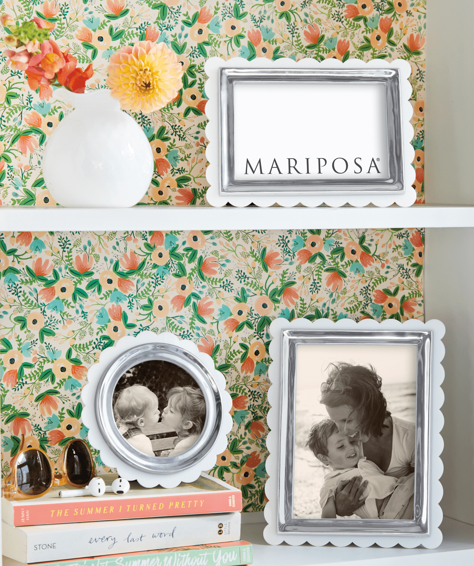 White Acrylic Scallop 5x7 Frame – Mariposa